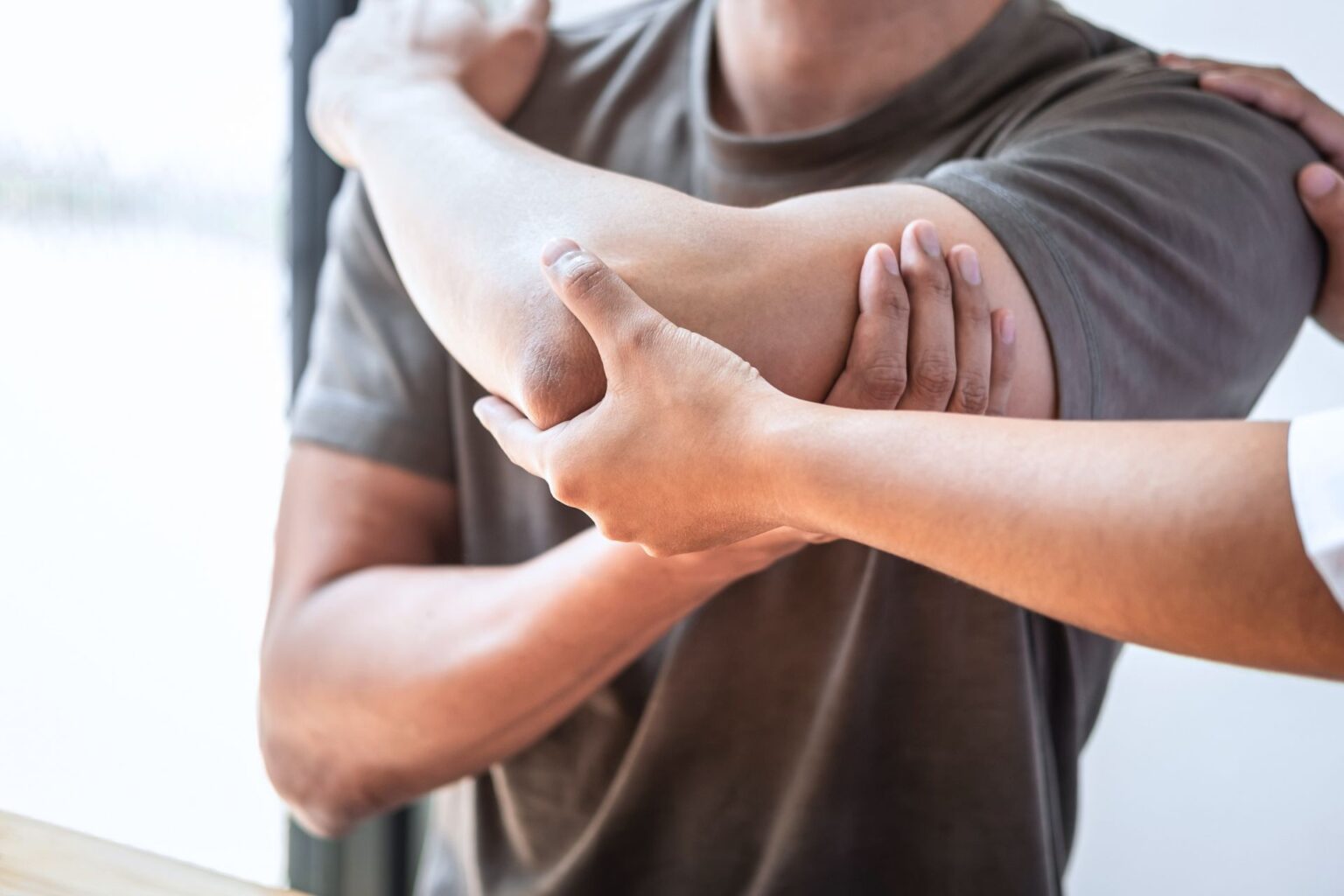 Overcoming Tennis Elbow Pain with Physiotherapy