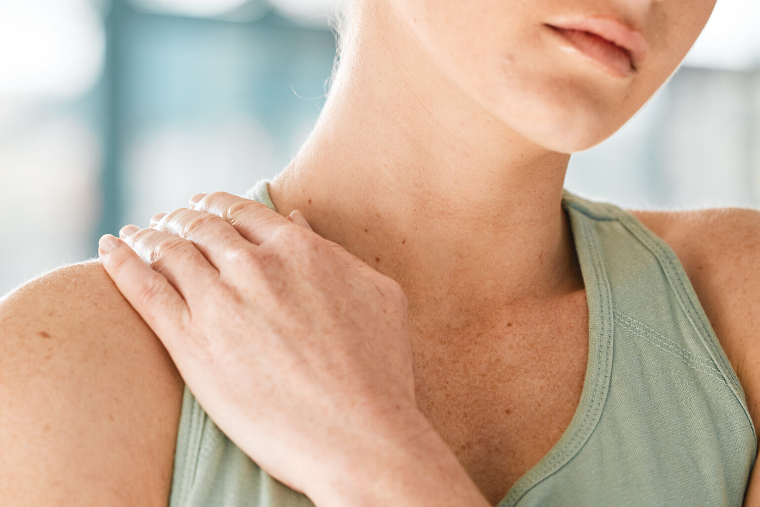 Expert Shoulder Tendinitis Treatment in Singapore | HelloPhysio
