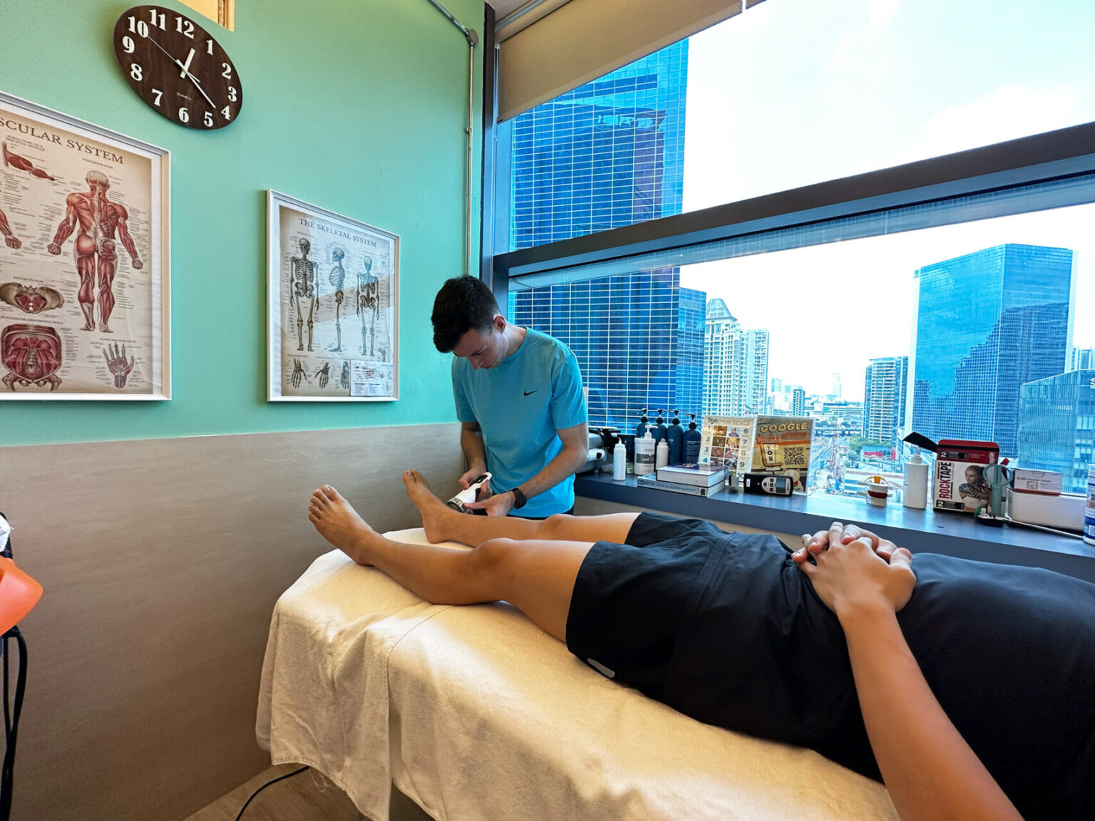 Shockwave Therapy for Achilles Tendonitis | HelloPhysio