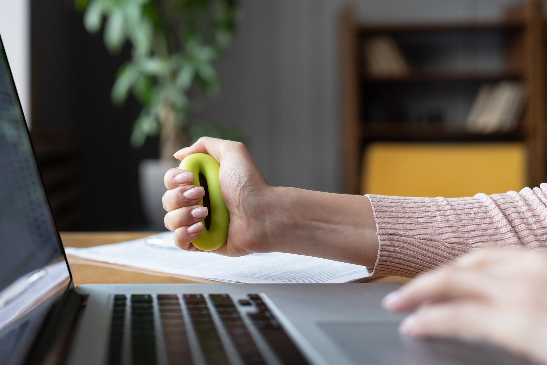 Physiotherapy for Hand, Wrist & Elbow Injuries Singapore | HelloPhysio